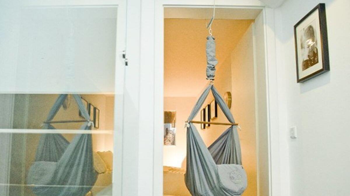 Buaian Baby - Keperluan atau Membahayakan? (5 Cara Guna dengan Selamat)