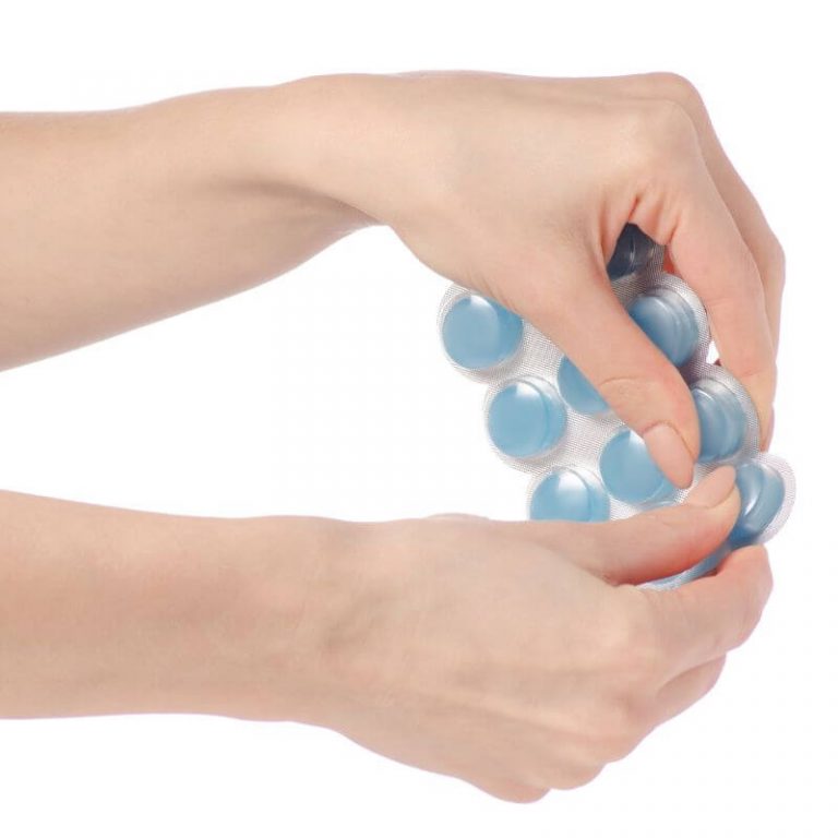 8 Cara Hilangkan Sakit Tekak Gatal & Kering Dengan Berkesan (2025)