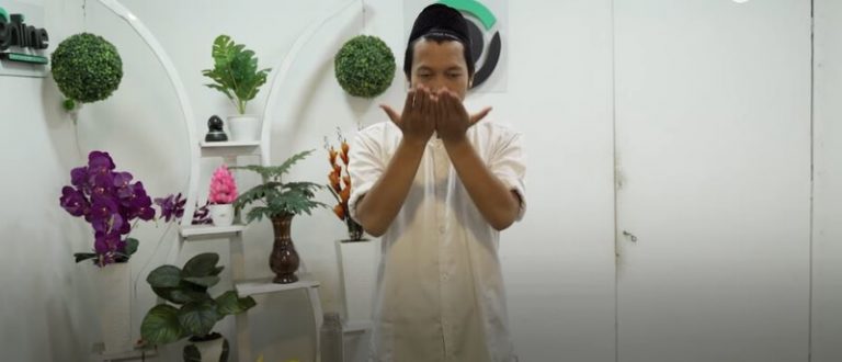 Cara Bertayamum Yang Betul dan Syarat Sah Tayamum (2026)
