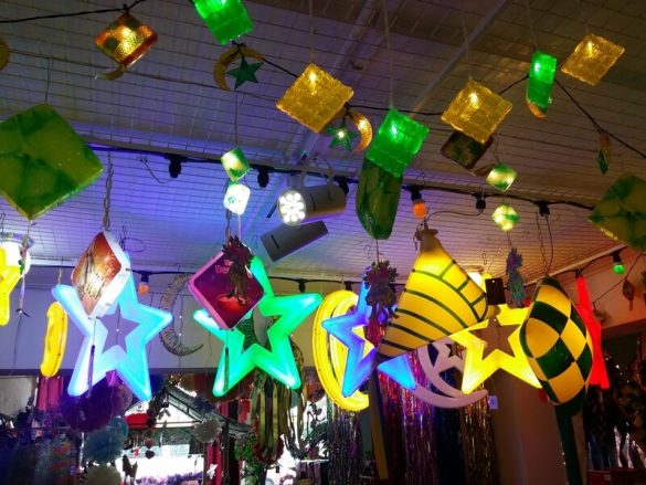 23 Idea Hiasan Hari Raya 'Vibe' Macam Dulu-dulu di Kampung (2024)