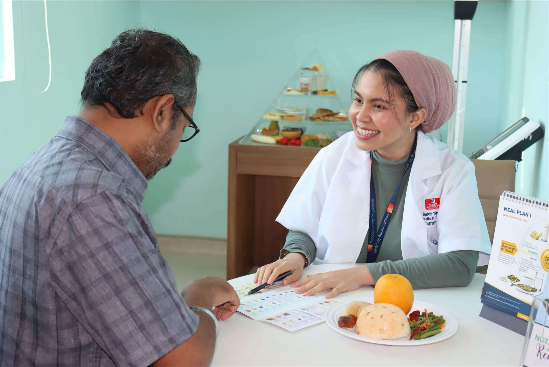 Air Kosong, Air Kelapa, dll: Pakar Terangkan Gaya Pemakanan Bayi ...
