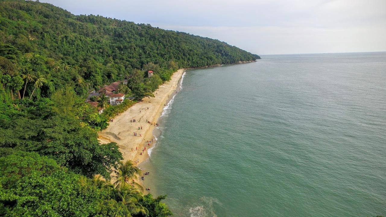 Parasailing, Hiking dan Berkelah di 9 Pantai Di Penang - 2025
