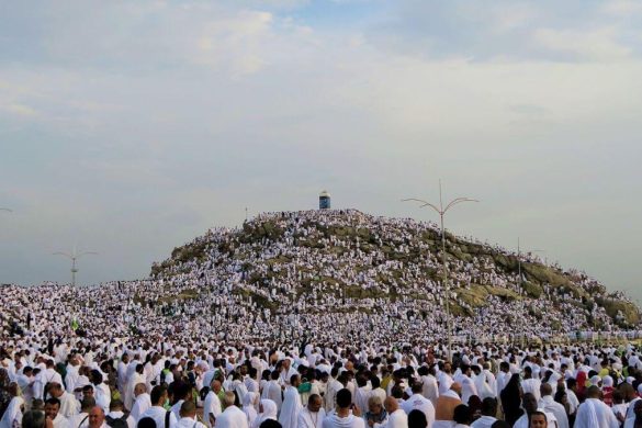 13 Kelebihan Surah Al-Ikhlas - Kekayaan, Kehidupan, Perkahwinan (2025)